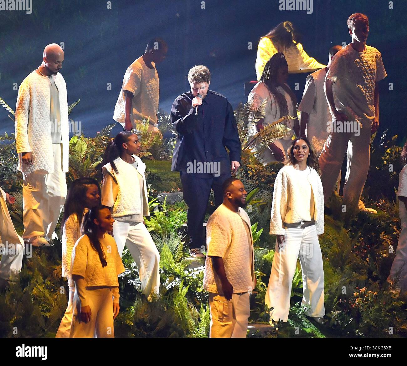 Alex Warren performs onstage during the 2025 MTV Video Music Awards at ...