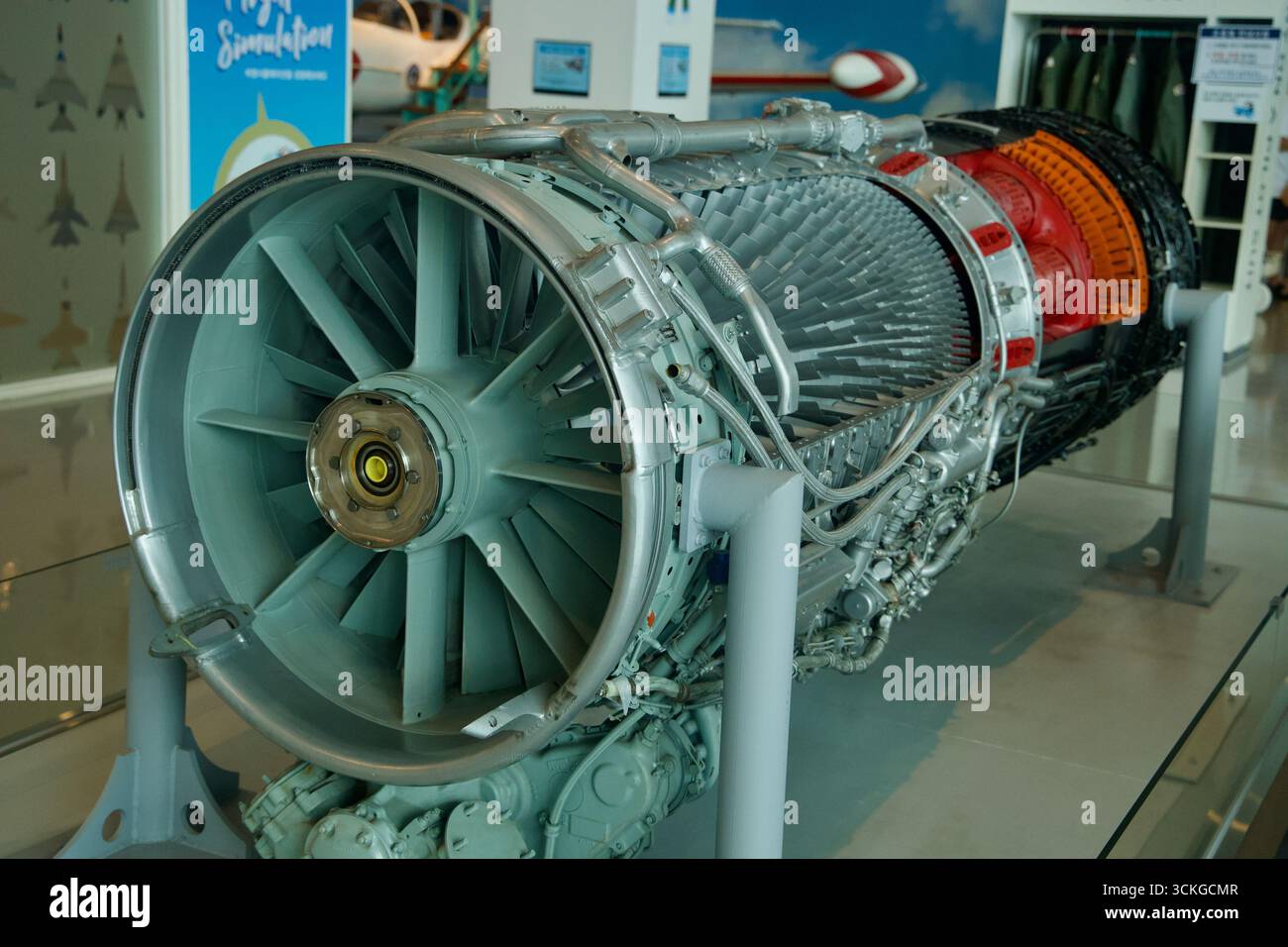 Cross section of jet engine hi-res stock photography and images - Alamy
