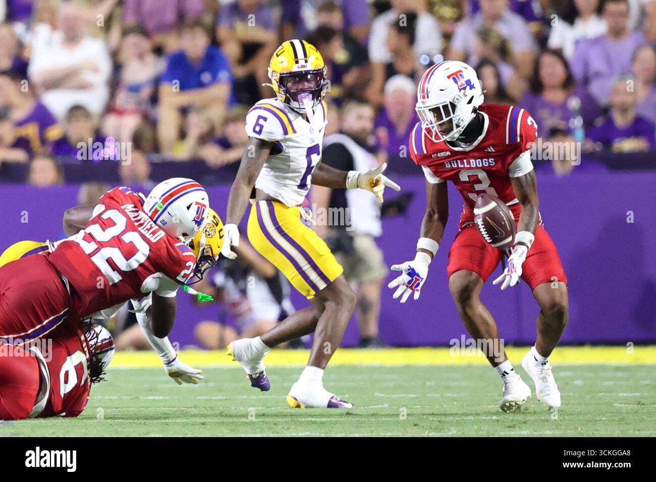 Louisiana Tech Bulldogs defensive back Kameron Carter (3) tries to ...