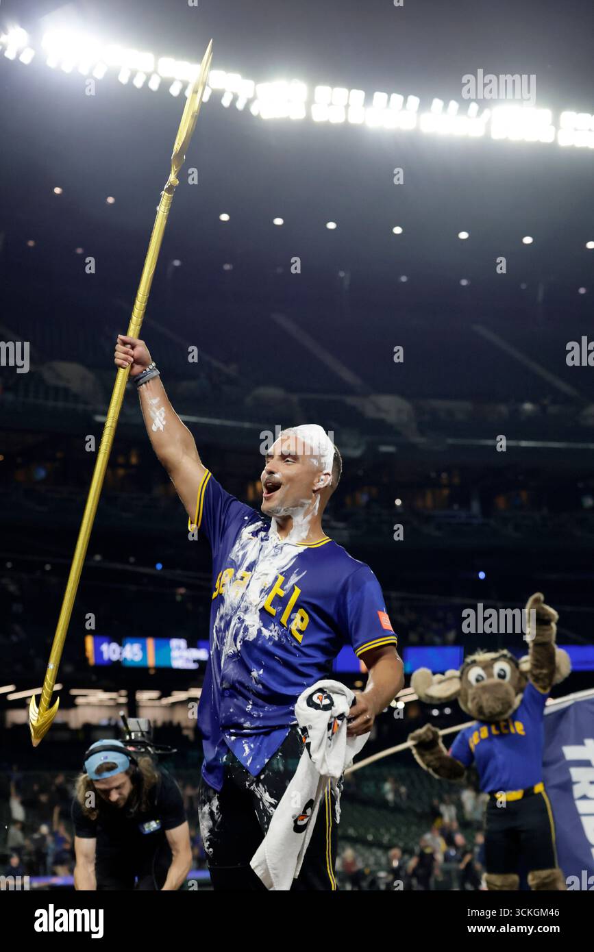 Seattle Mariners' Harry Ford celebrates with the trident walkoff ...