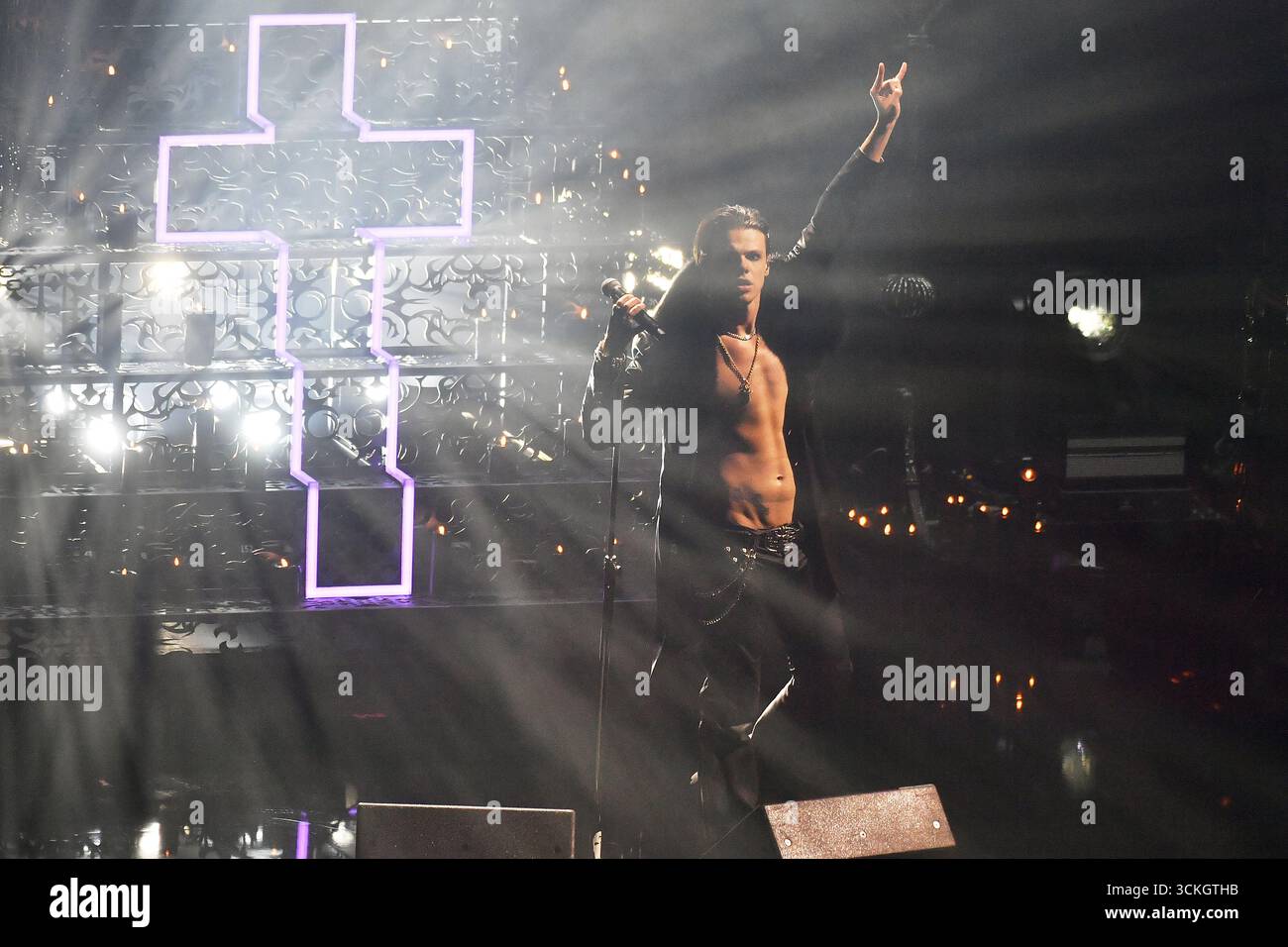 Yungblud ozzy hi-res stock photography and images - Alamy