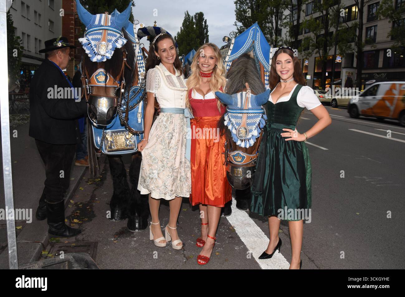 Laura Engelmann Playboy Playmate des Jahres 2025 Leonie Splitter ...