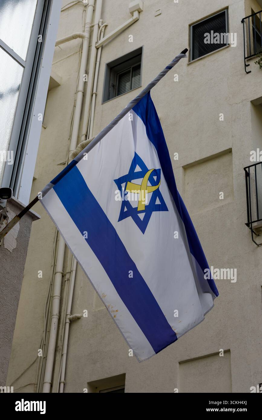 Shield flag israel ribbon hi-res stock photography and images - Alamy