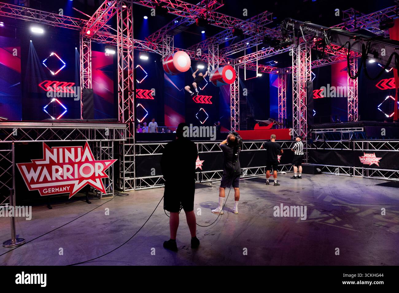 PRODUCTION - 24 June 2025, North Rhine-Westphalia, Cologne: An athlete ...