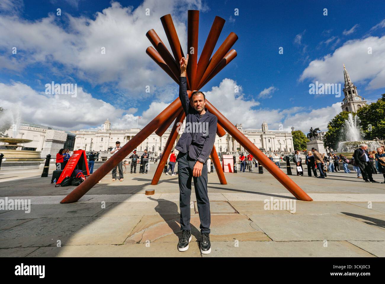 London, UK. 12th Sep, 2025. Artist Paul Cocksedge with the installation ...