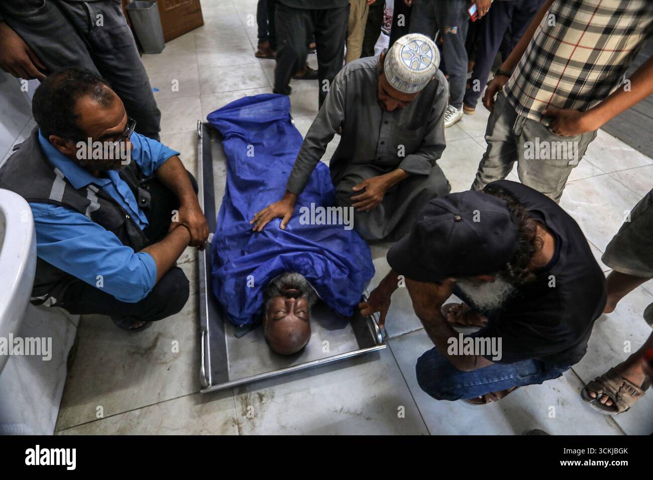 12 September 2025, Palestinian Territories, Khan Younis: Palestinians ...