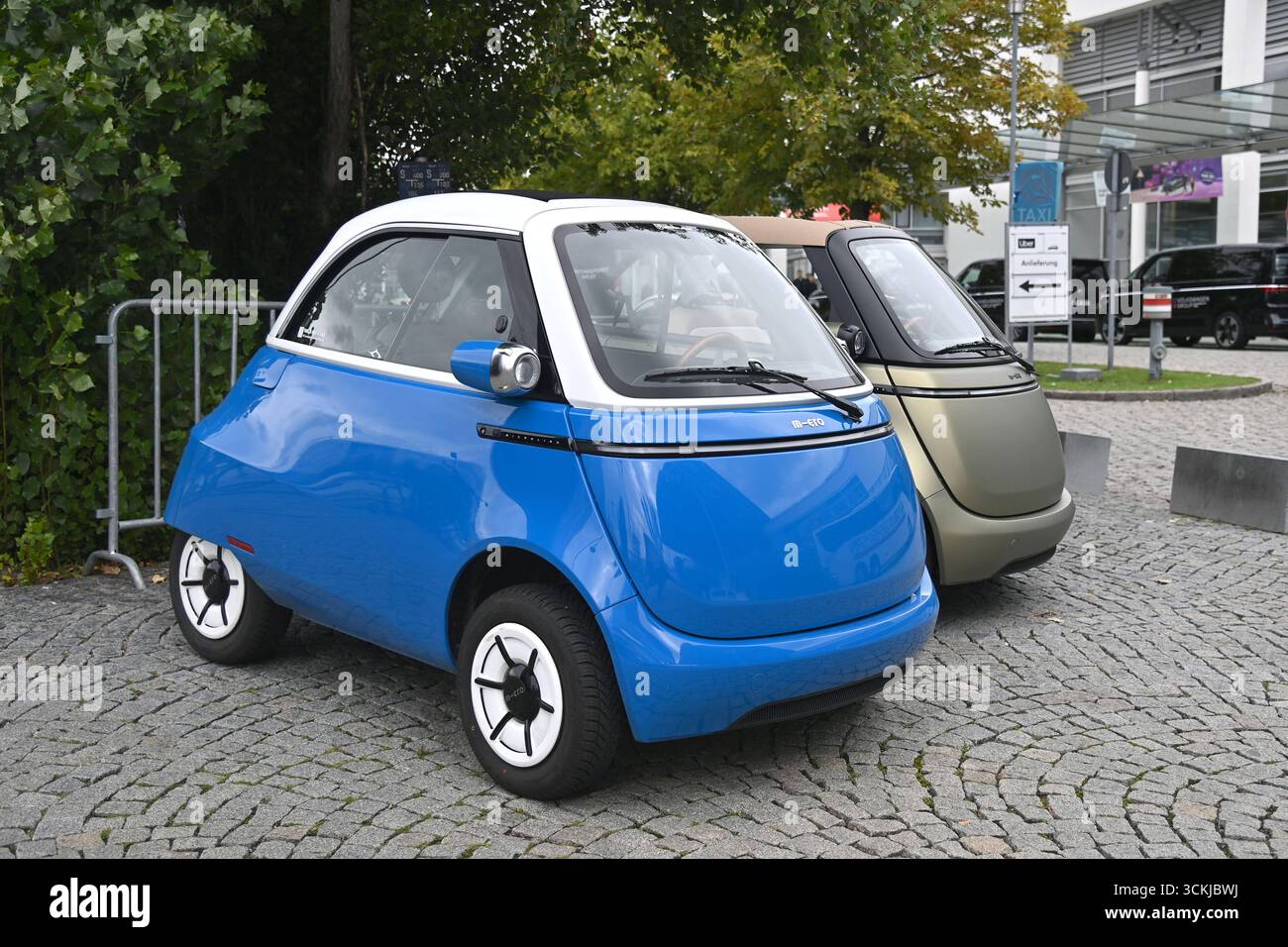 Microlino ,elektischer Kleinstwagen,vollelektisches Kult-Mobil fuer die ...