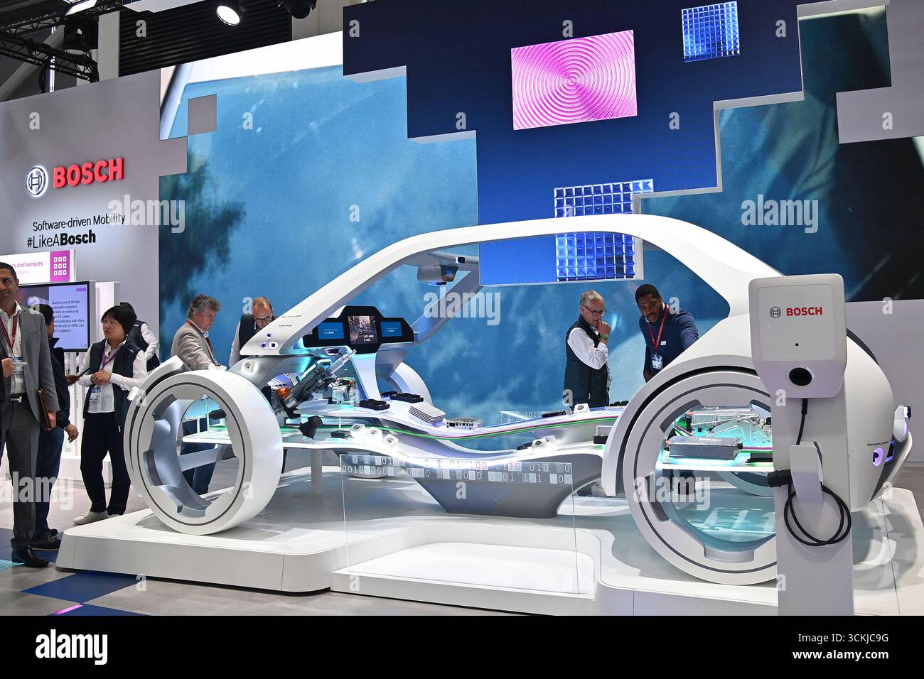 Stand vom Auto Zulieferer Bosch. IAA Mobility 2025 in der Messe ...