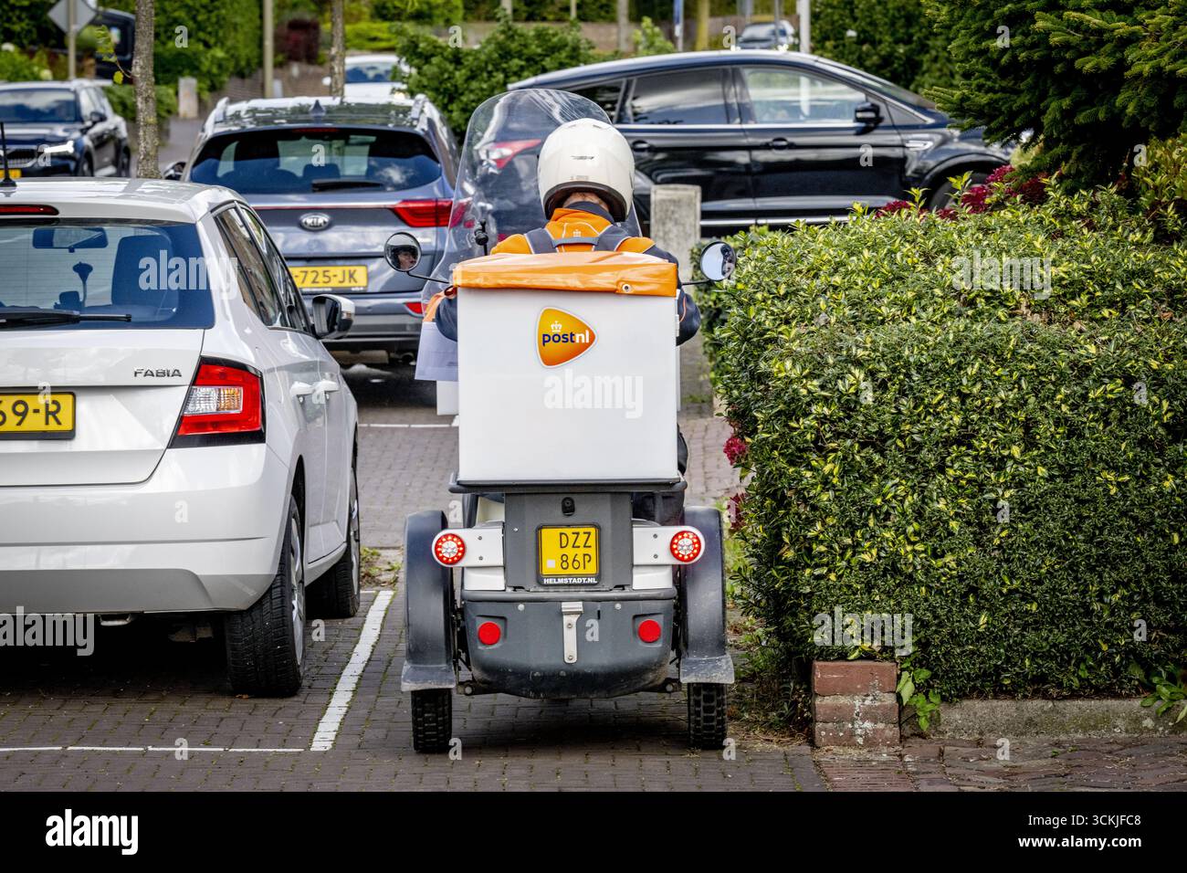 GROESBEEK - A postal nl postman ANP /HOLLANDSE HOOGTE /ROBIN UTRECHT ...