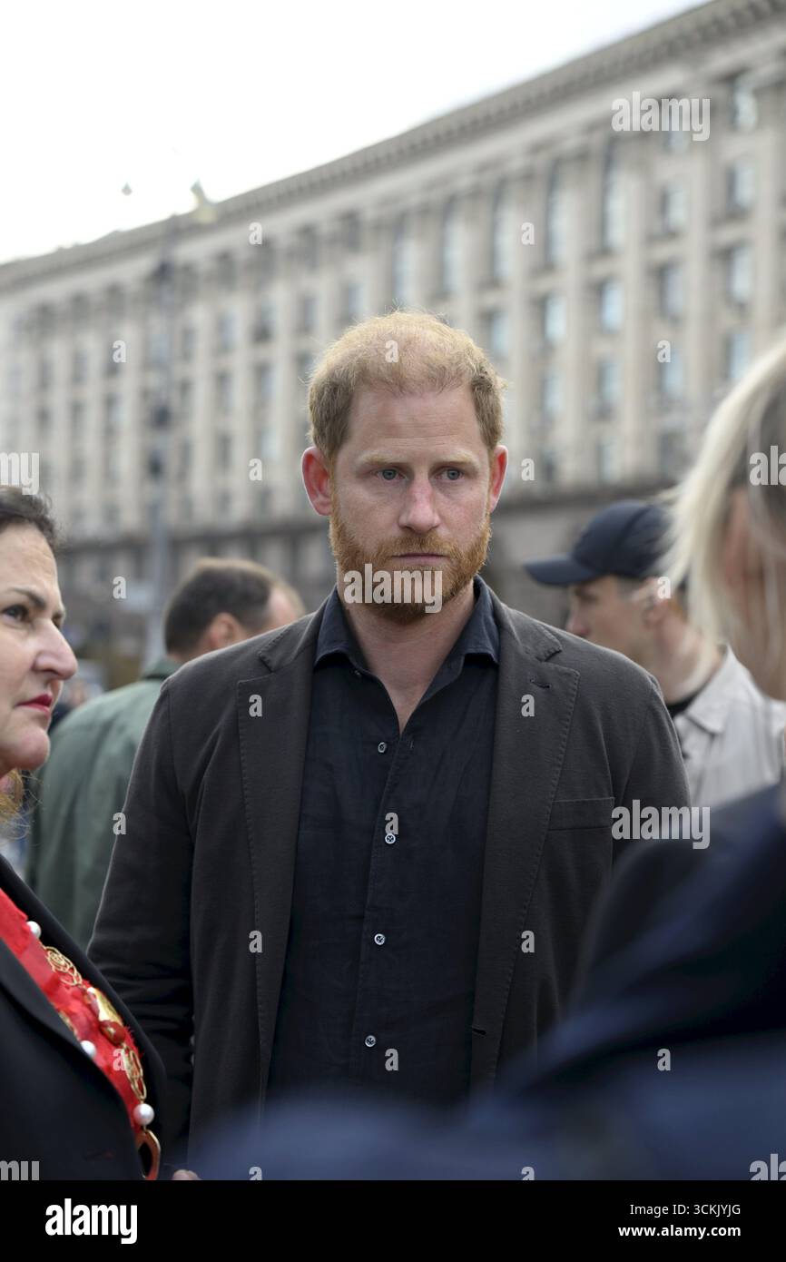 Britain's Prince Harry, Duke of Sussex visits makeshift memorial for ...