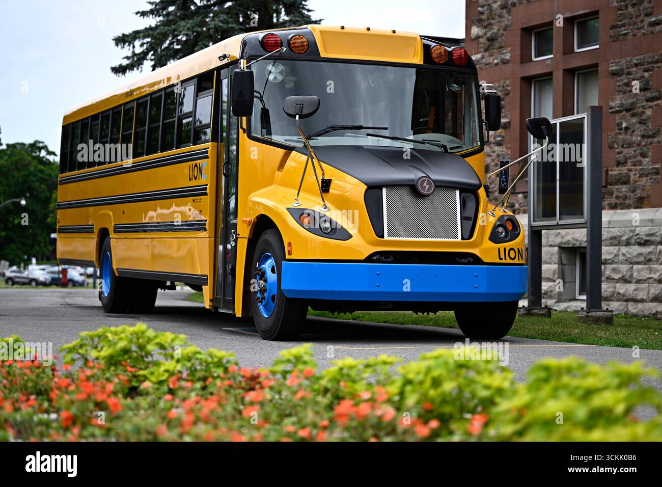 Un autobus scolaire entièrement électrique LionC à Ottawa le mardi 27 ...