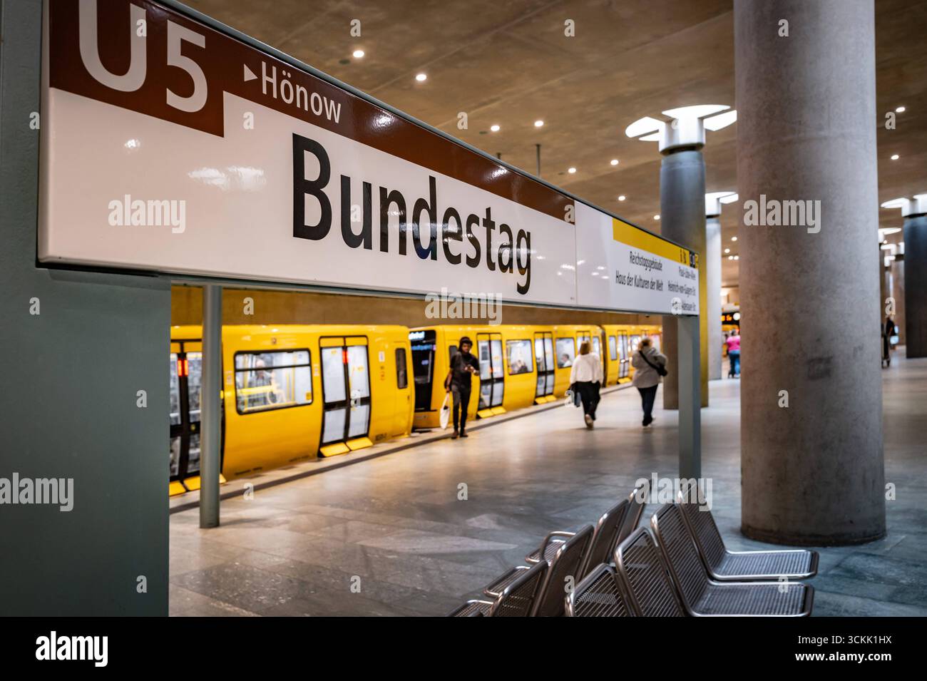 Berlin Mitte, BVG Station Bahnhof Bundestag auf der Linie U5 - 12.09. ...