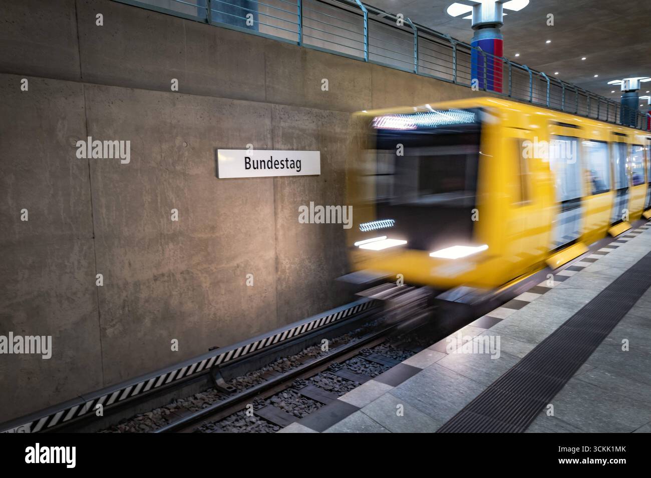 Berlin Mitte, BVG Station Bahnhof Bundestag auf der Linie U5 - 12.09. ...