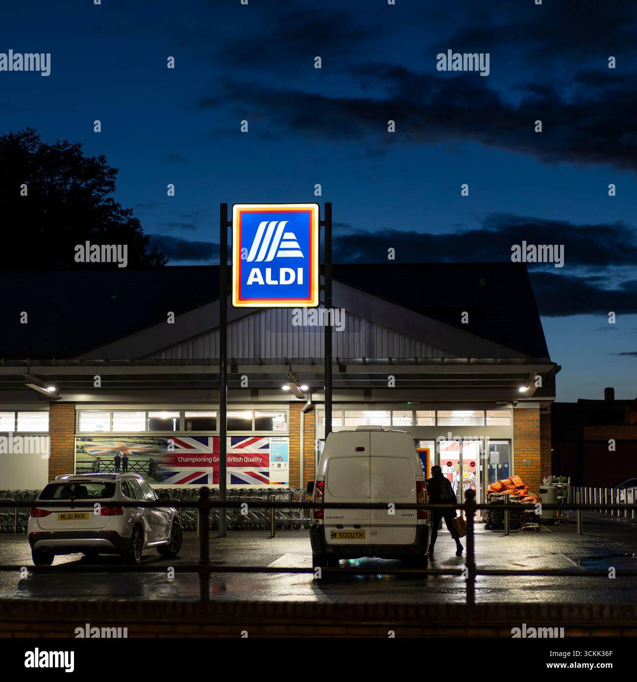 Aldi entrance lit up hi-res stock photography and images - Alamy