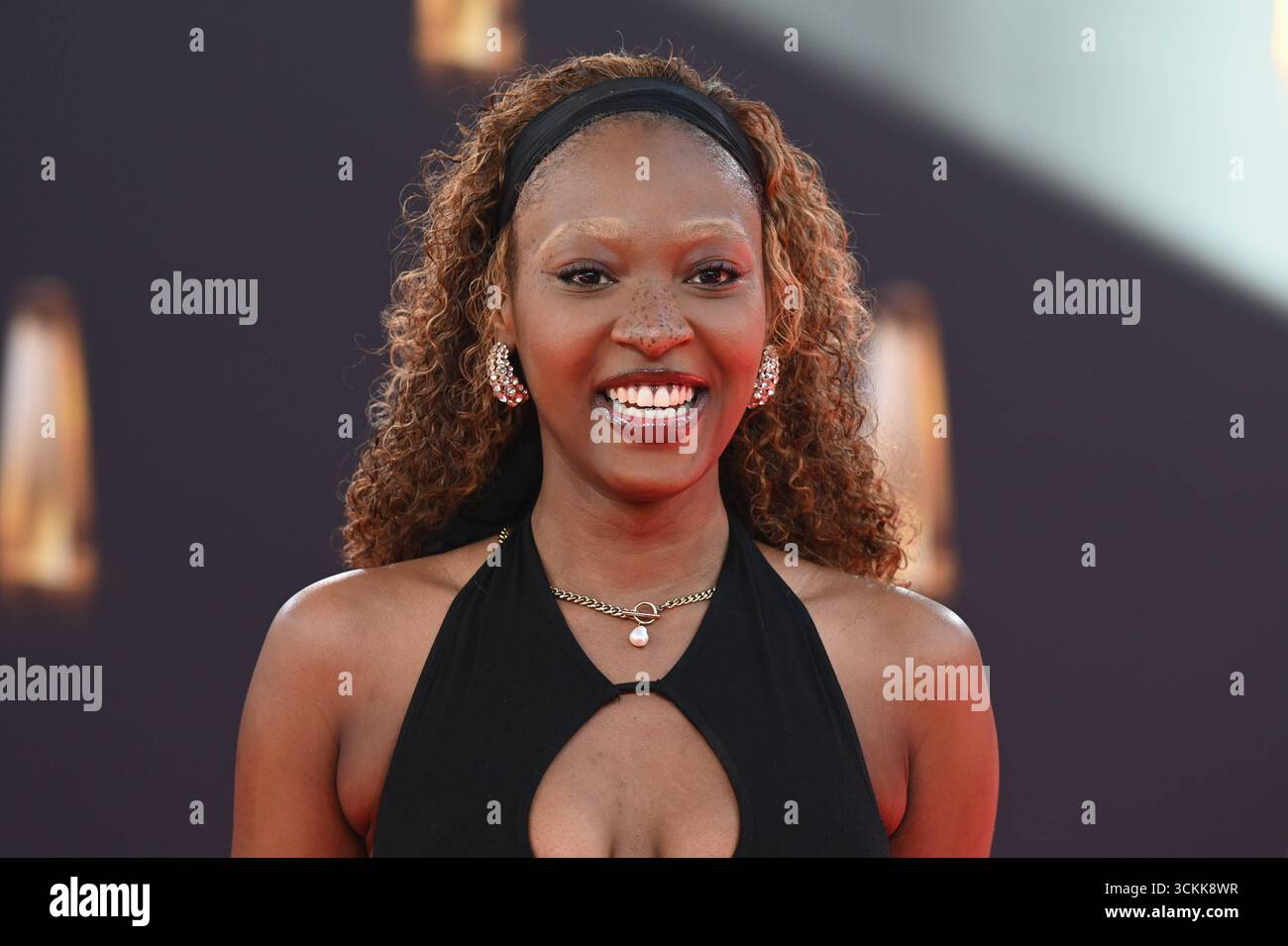 Schauspielerin Jobel Mokonzi kommt zur Gala und Verleihung des ...