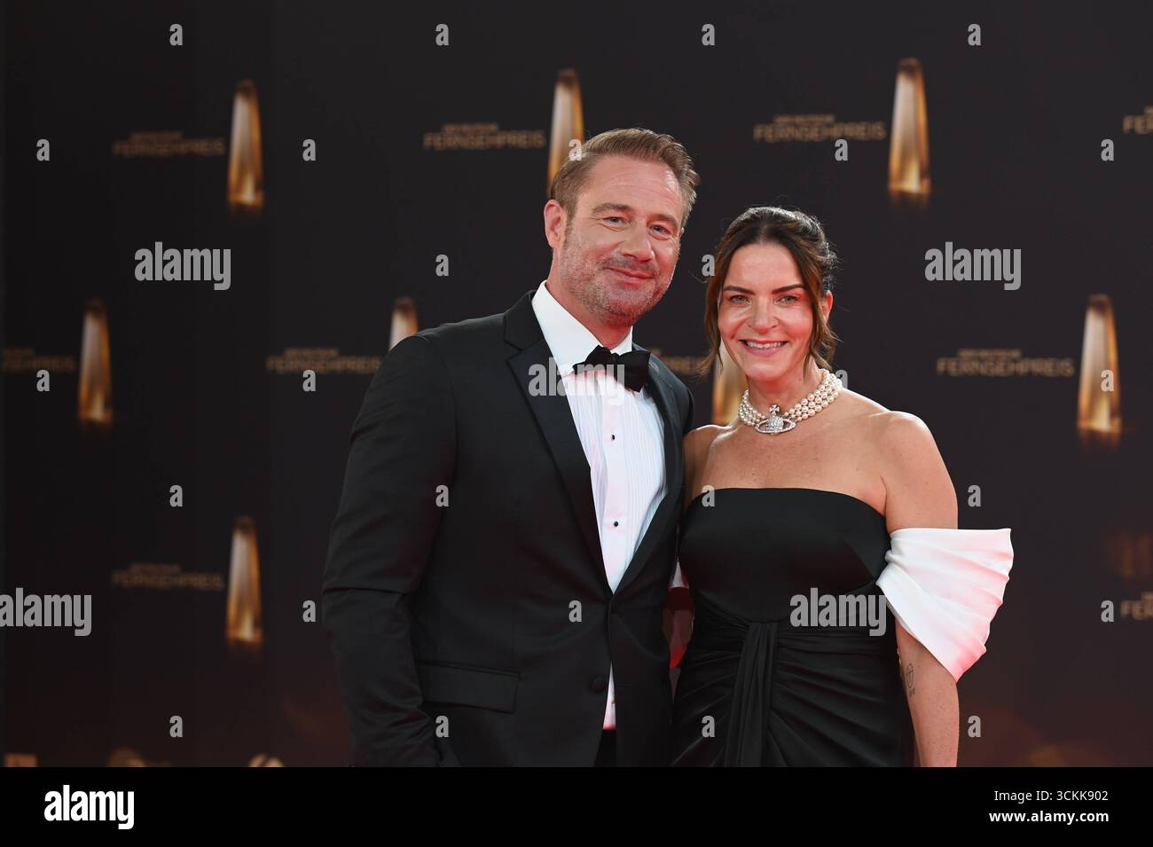 Sänger Musiker Sasha Sascha Schmitz und Julia Roentgen kommt zur Gala ...