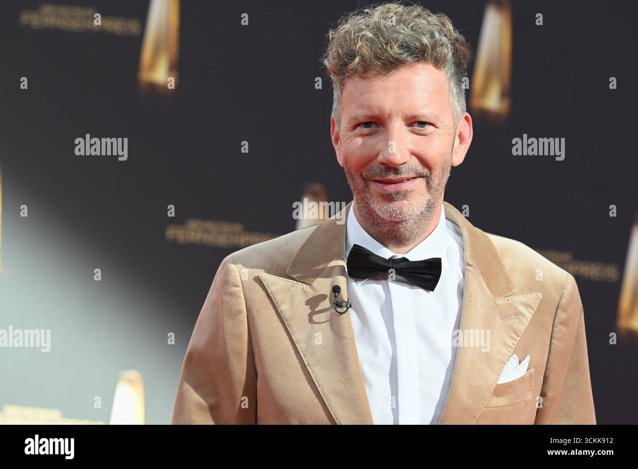 Moderator Thorsten Schorn kommt zur Gala und Verleihung des Deutschen ...