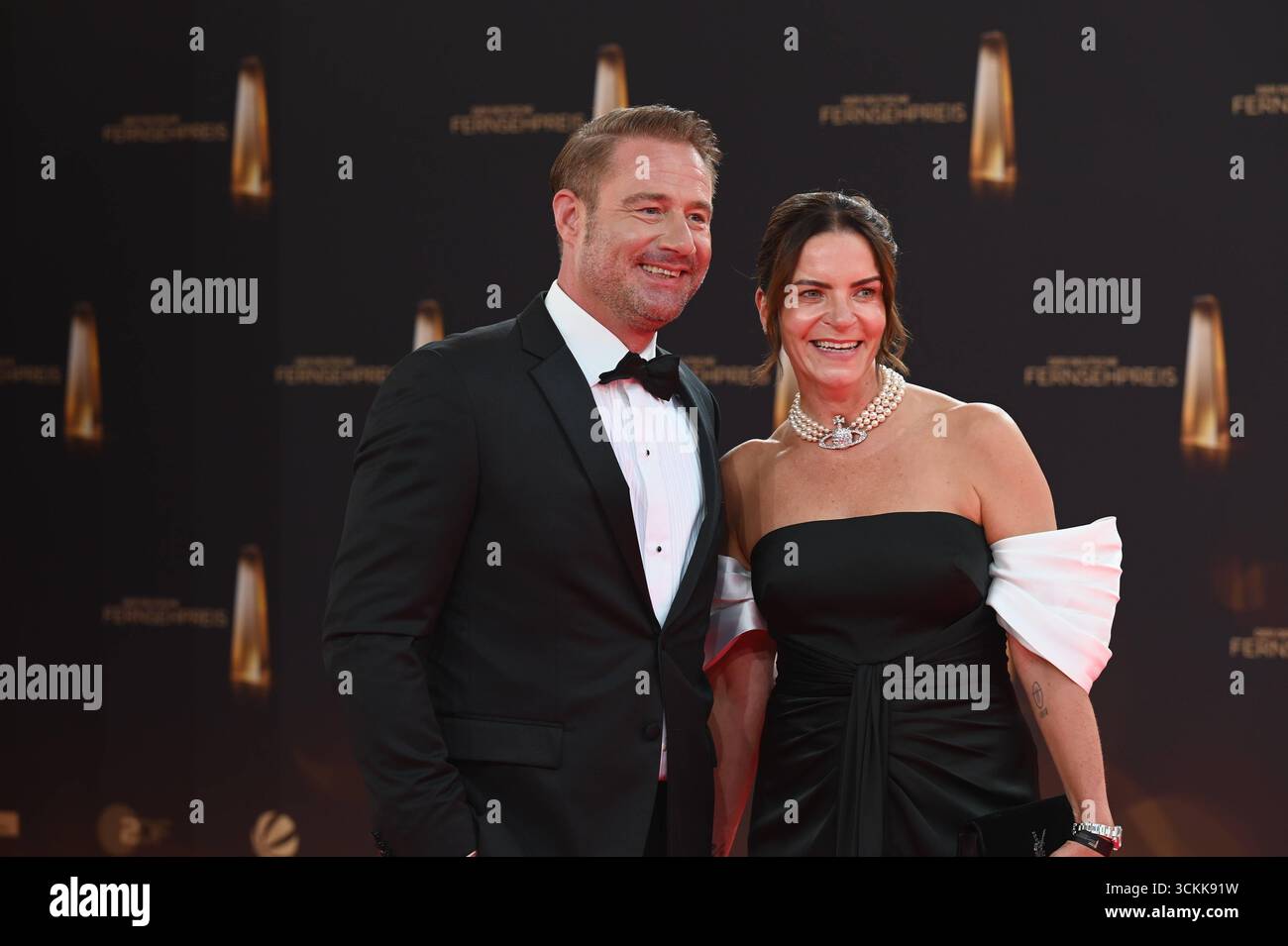 Sänger Musiker Sasha Sascha Schmitz und Julia Roentgen kommt zur Gala ...