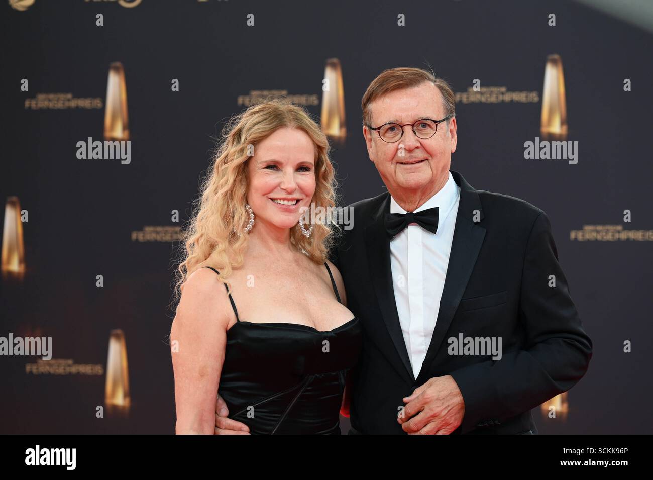 Moderatorin Katja Burkard und ihr Mann Manager Hans Mahr kommt zur Gala und Verleihung des ...