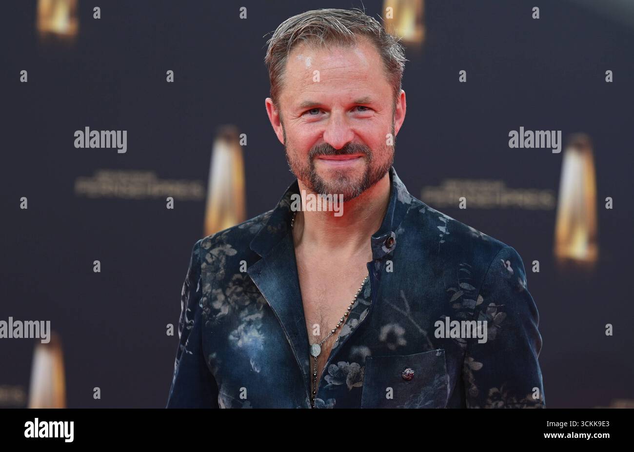 Schauspieler Philipp Hochmair kommt zur Gala und Verleihung des ...