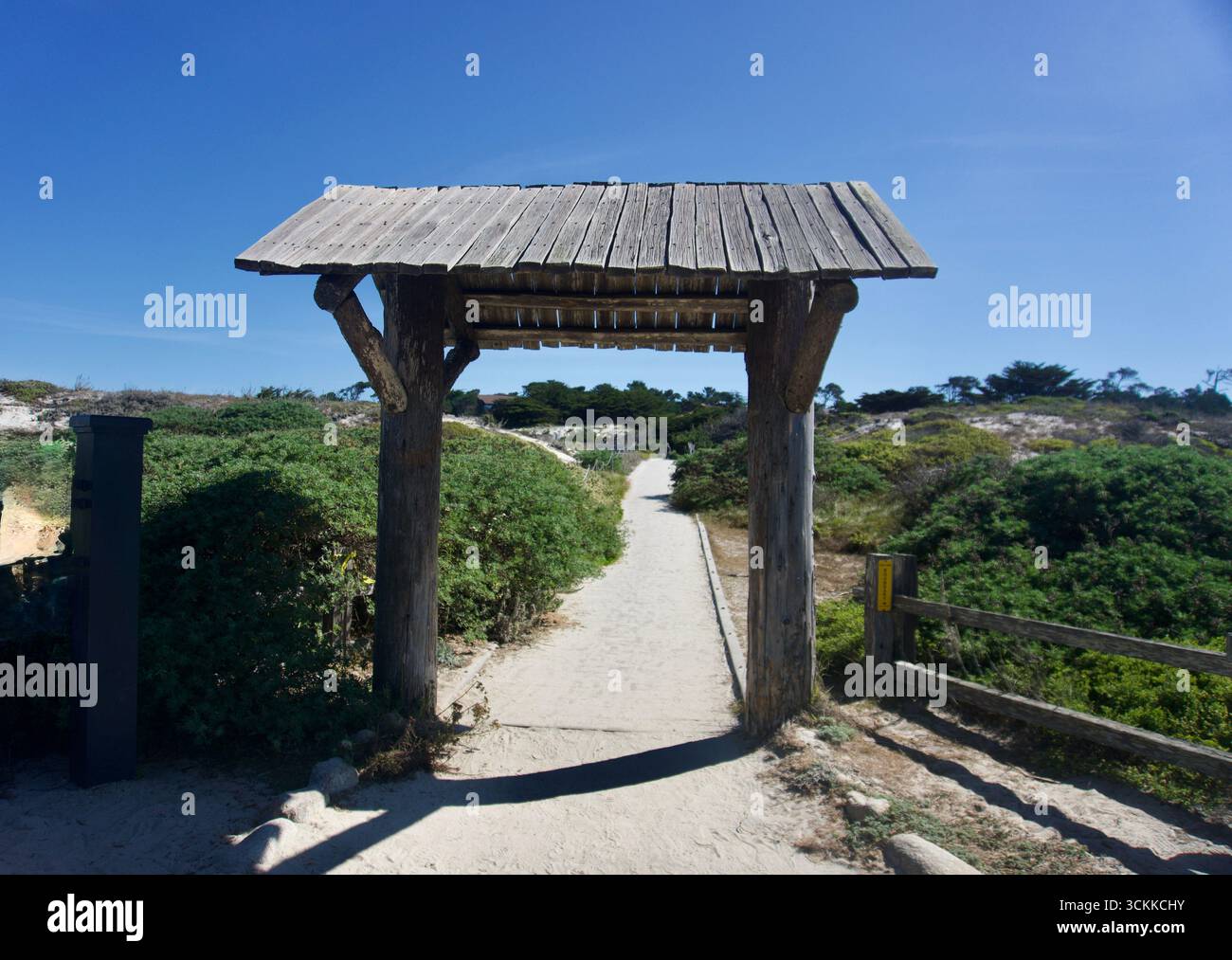 Rustic trailhead hi-res stock photography and images - Alamy