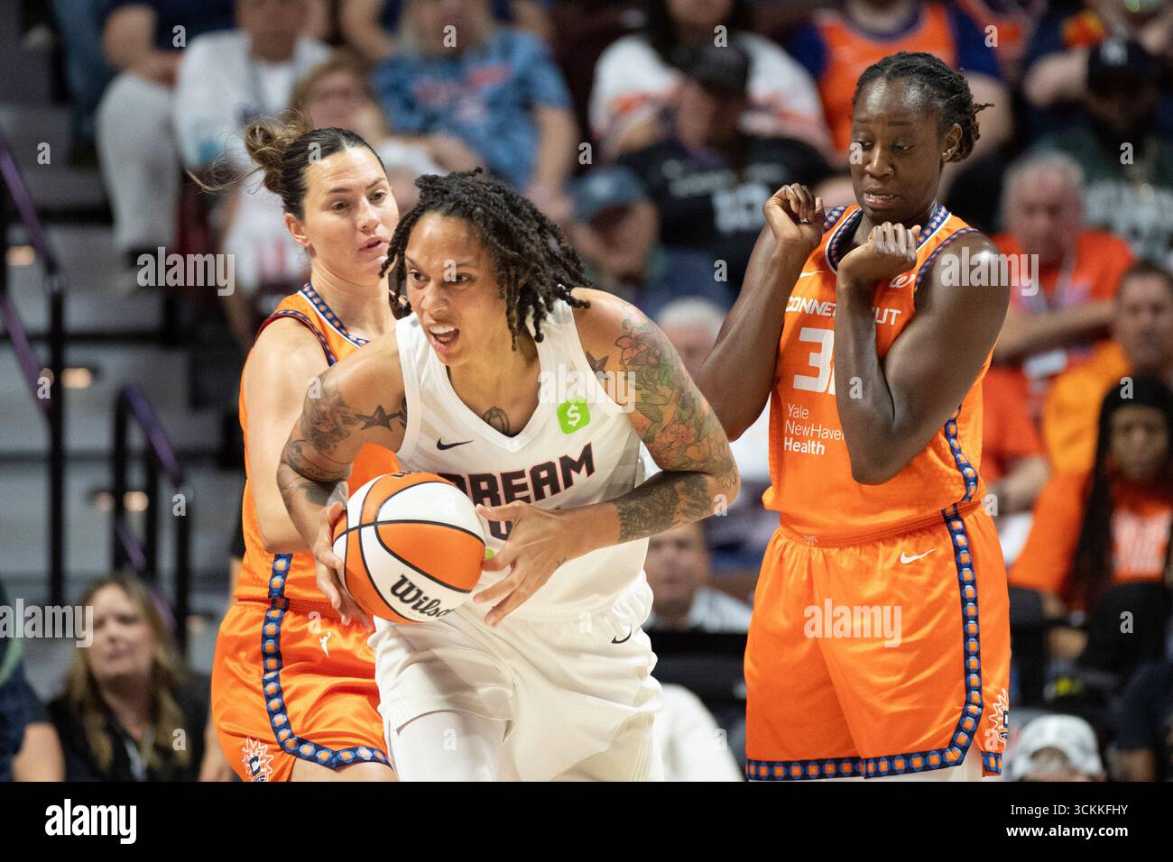 UNCASVILLE, CT - SEPTEMBER 10: Atlanta Dream center Brittney Griner (42 ...