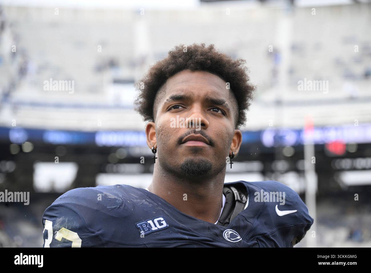 Penn State defensive end Dani Dennis-Sutton (33) celebrates after ...