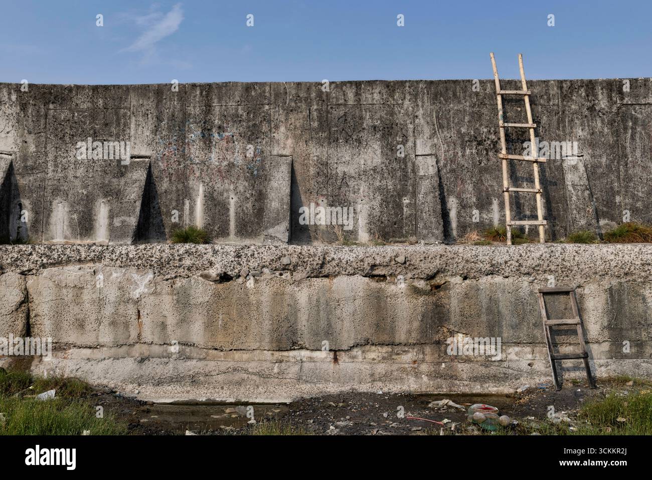 Jakarta sea level hi-res stock photography and images - Alamy