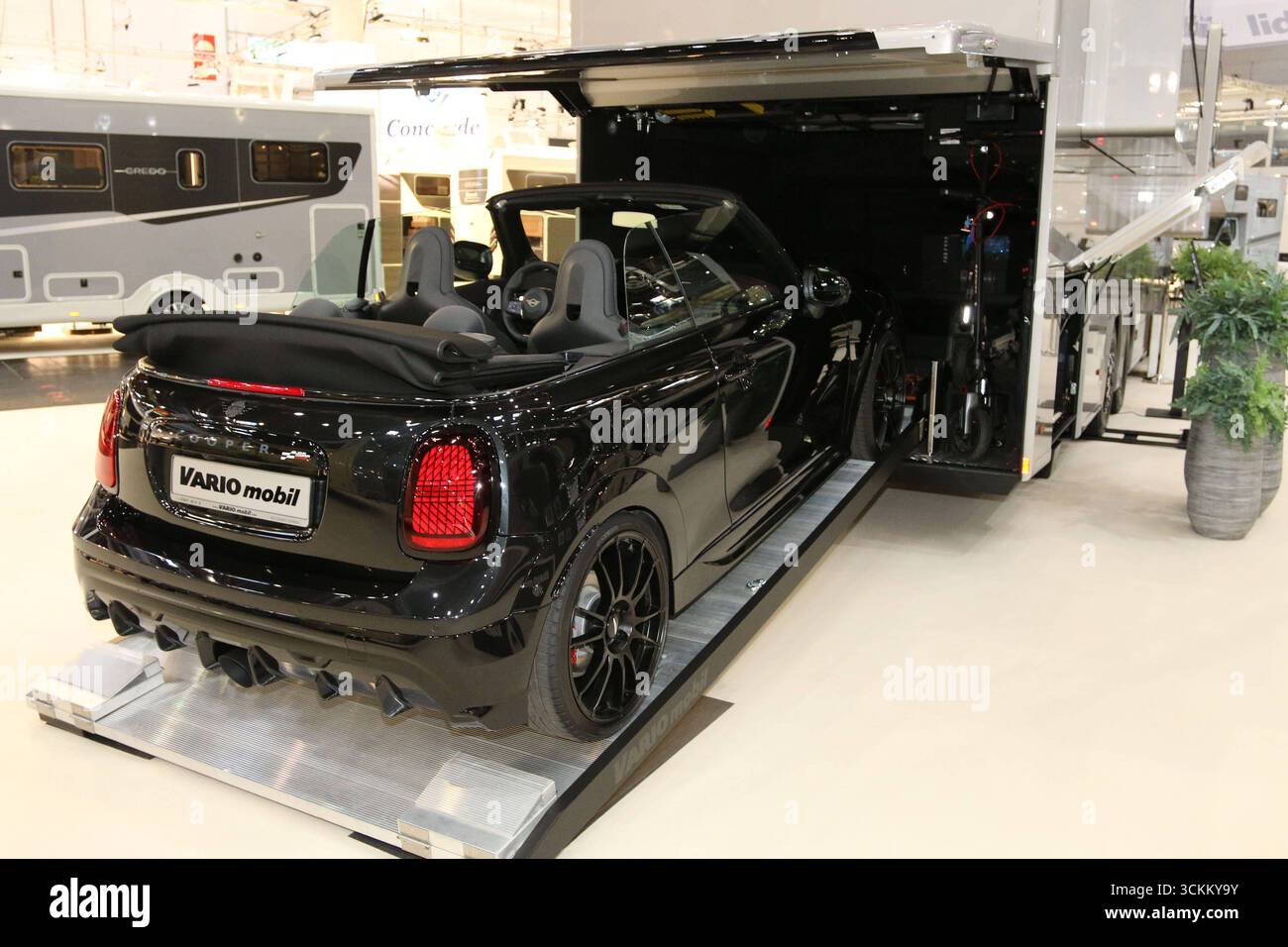 Mini Cabrio John Cooper Works JCW, BMW Group Baureihe F67, Baujahr 2025 ...