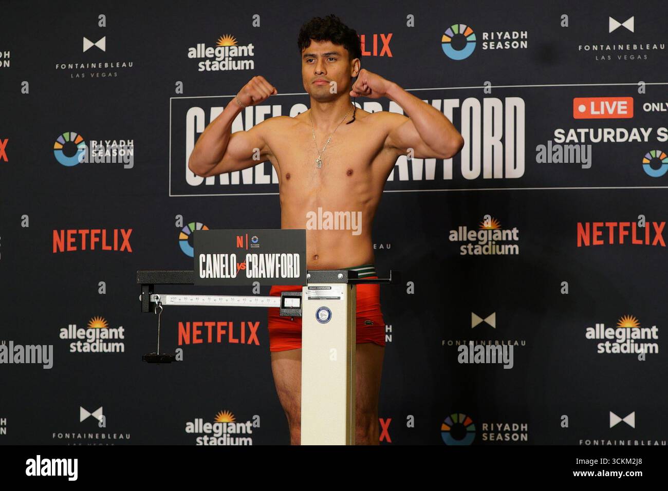 Las Vegas, Nv, USA. 12th Sep, 2025. Lester Martinez poses on the scale ...