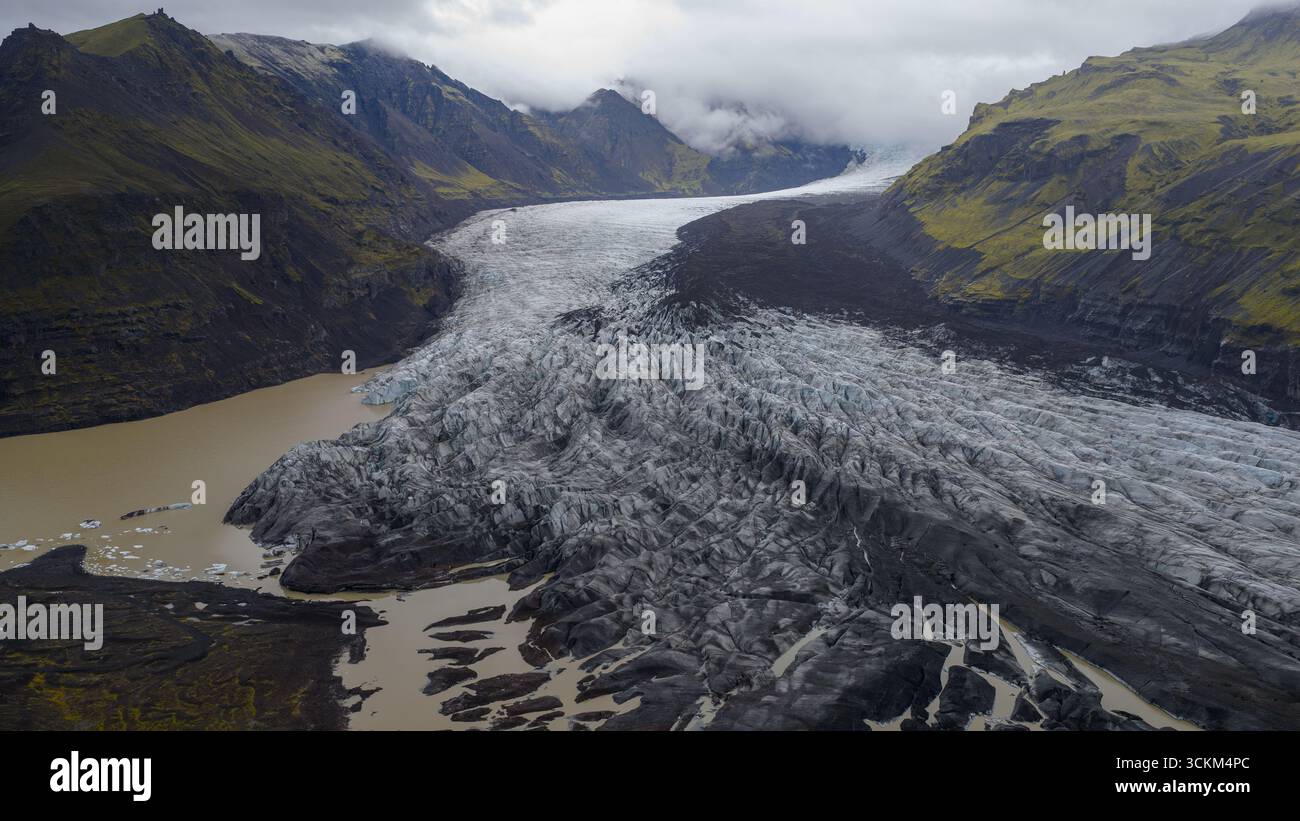 Glacier crevasses volcanic terrain hi-res stock photography and images ...