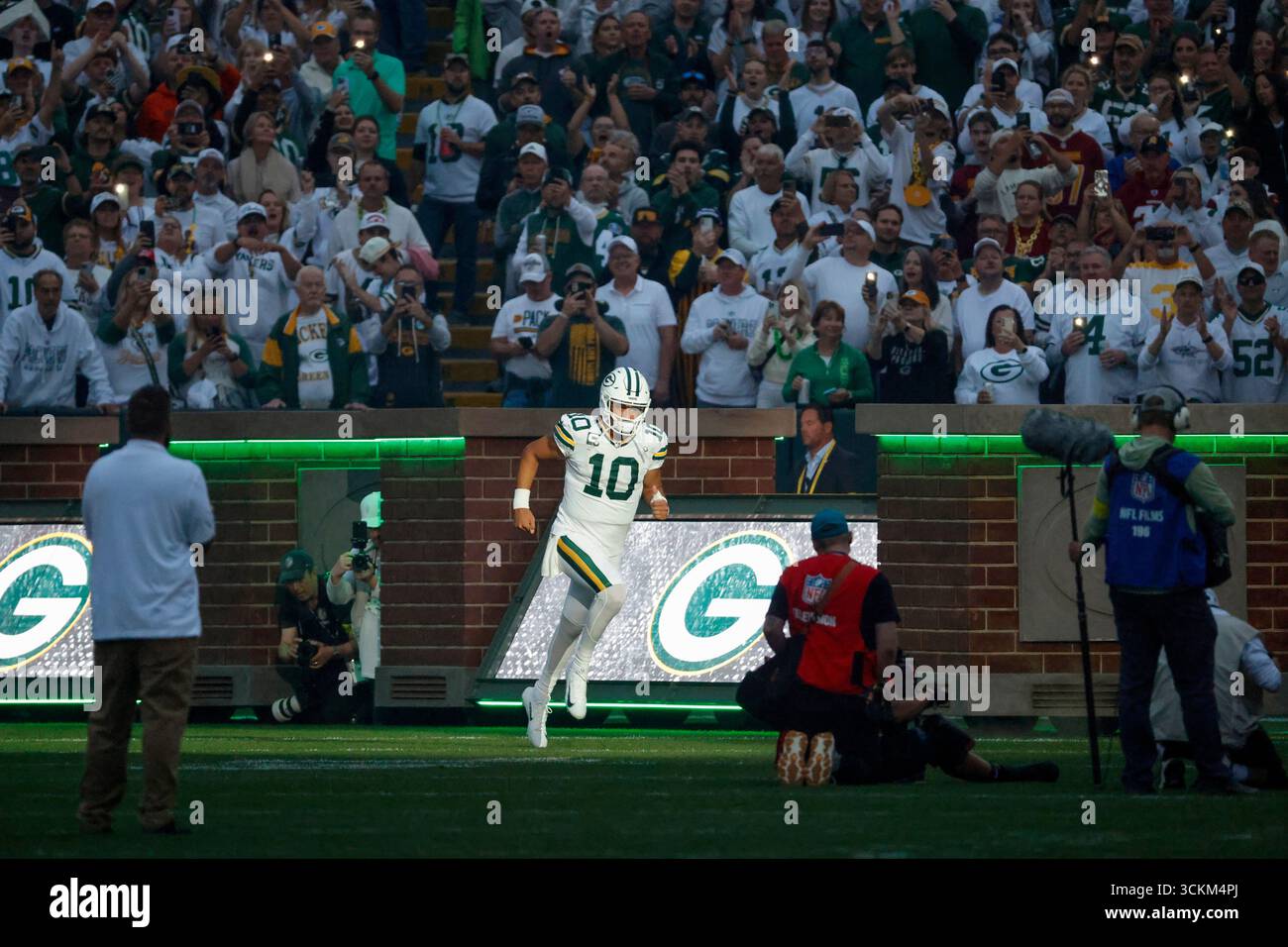 Green Bay Packers quarterback Jordan Love before an NFL football game ...