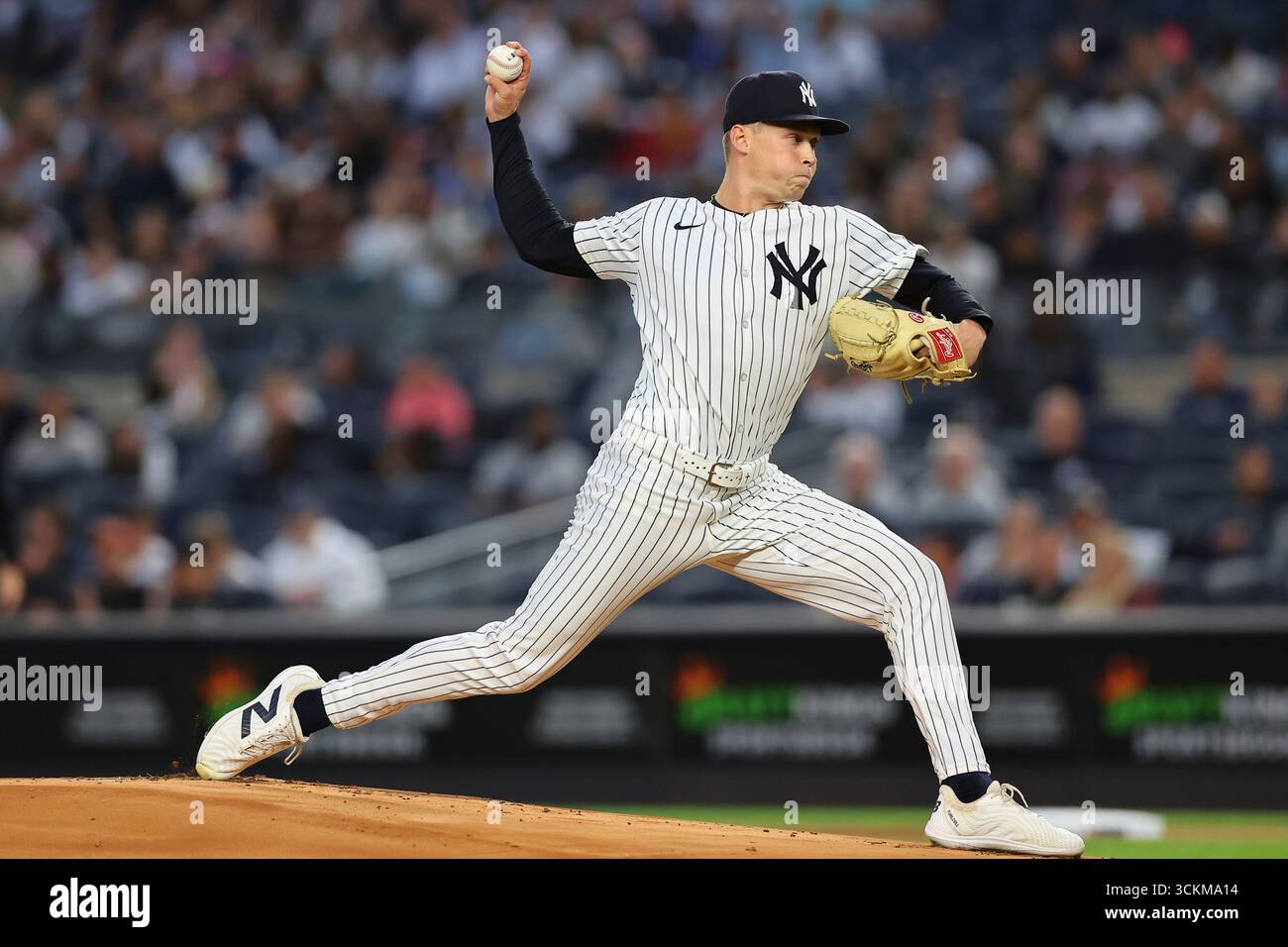BRONX, NY - SEPTEMBER 09: Will Warren #98 of the New York Yankees ...