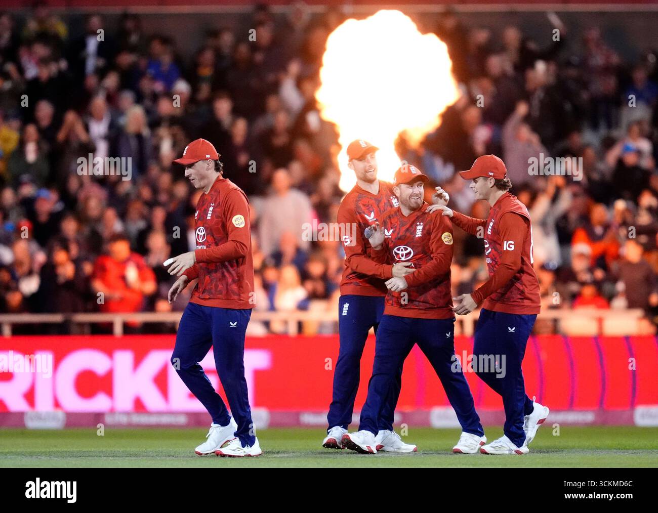 England's Liam Dawson (second right) celebrates catching out South ...