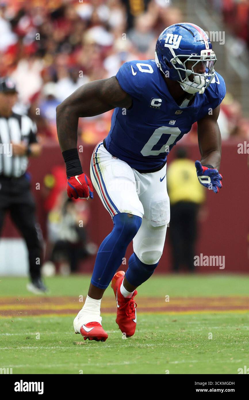 New York Giants linebacker Brian Burns (0) rushes during an NFL ...