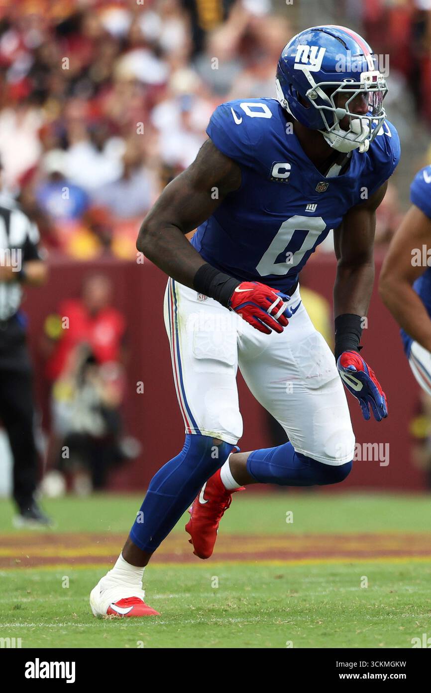 New York Giants linebacker Brian Burns (0) rushes during an NFL ...