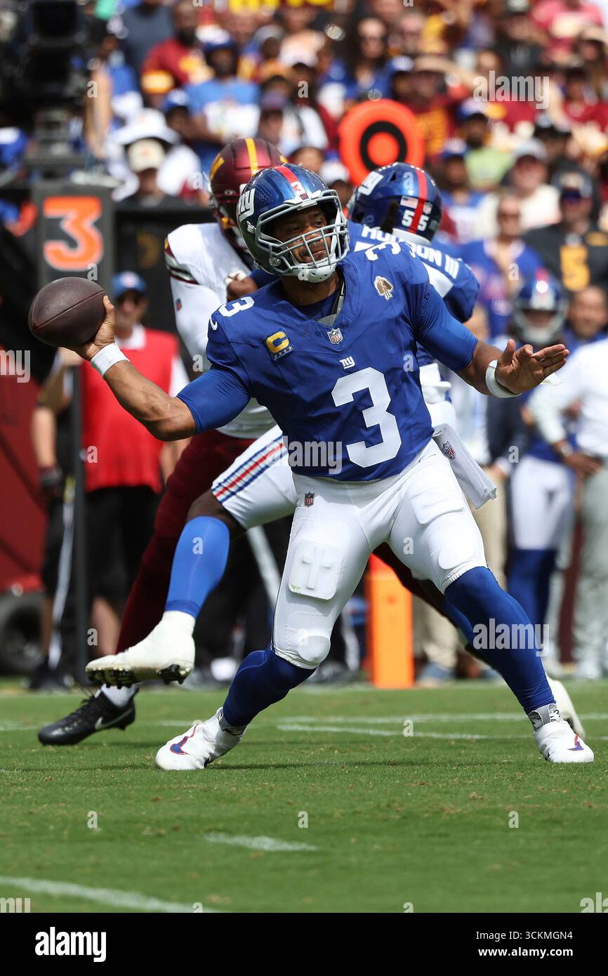 New York Giants quarterback Russell Wilson (3) throws the ball during ...