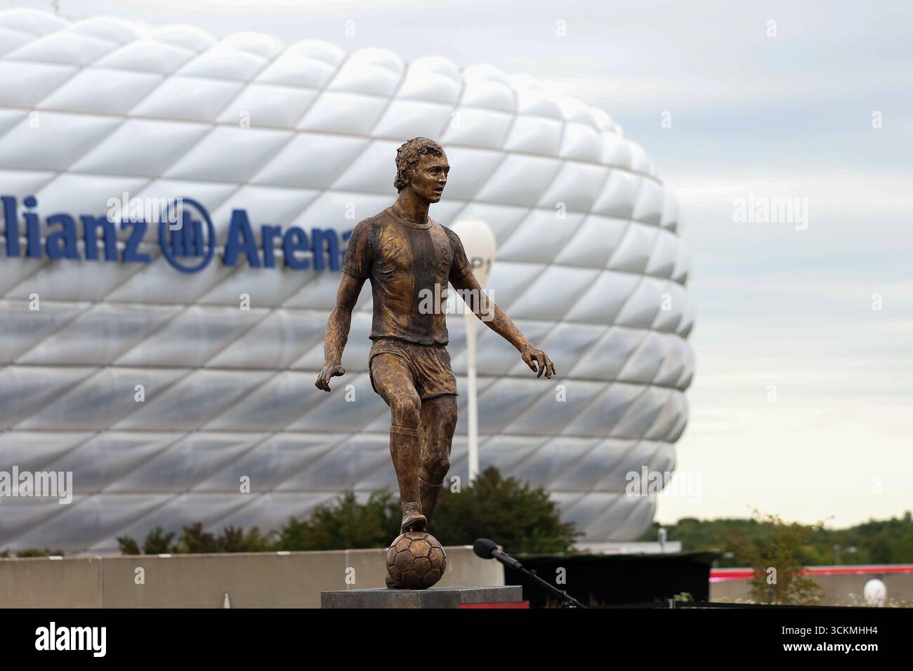 Eine Statue als Denkmal an Franz Beckenbauer, GER, Offizielle ...