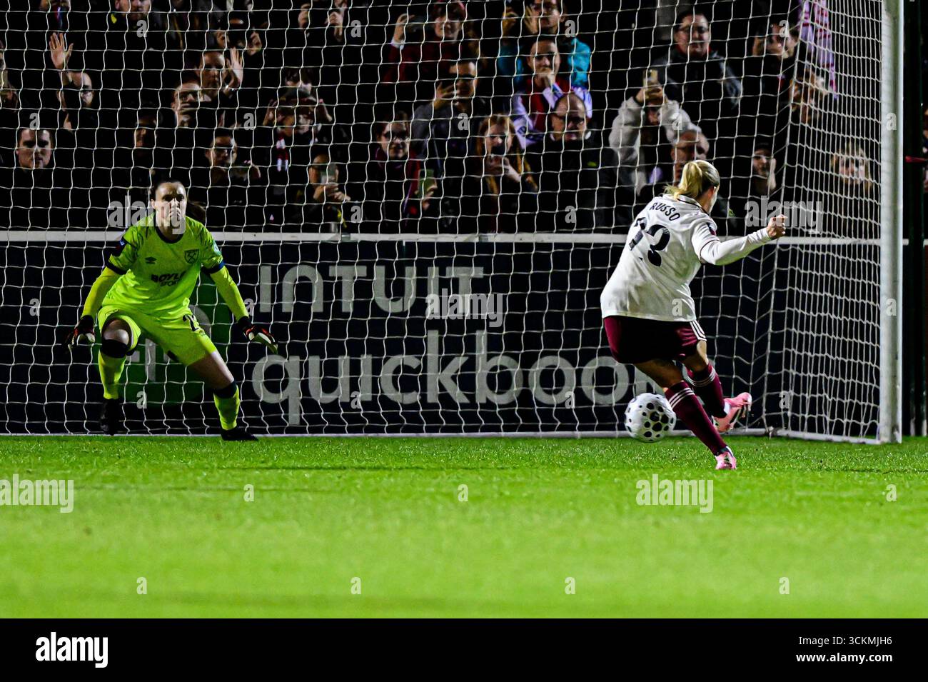 Alessia Russo (23 Arsenal) scores Arsenals fith goal from penalty spot ...