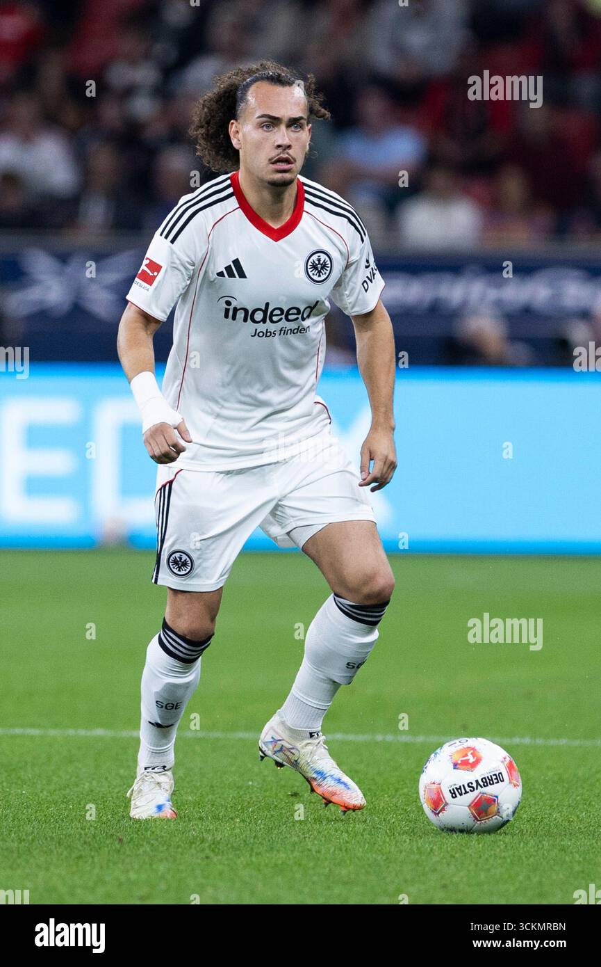 Arthur Theate (Eintracht Frankfurt, 3) Bundesliga, Bayer 04 Leverkusen ...