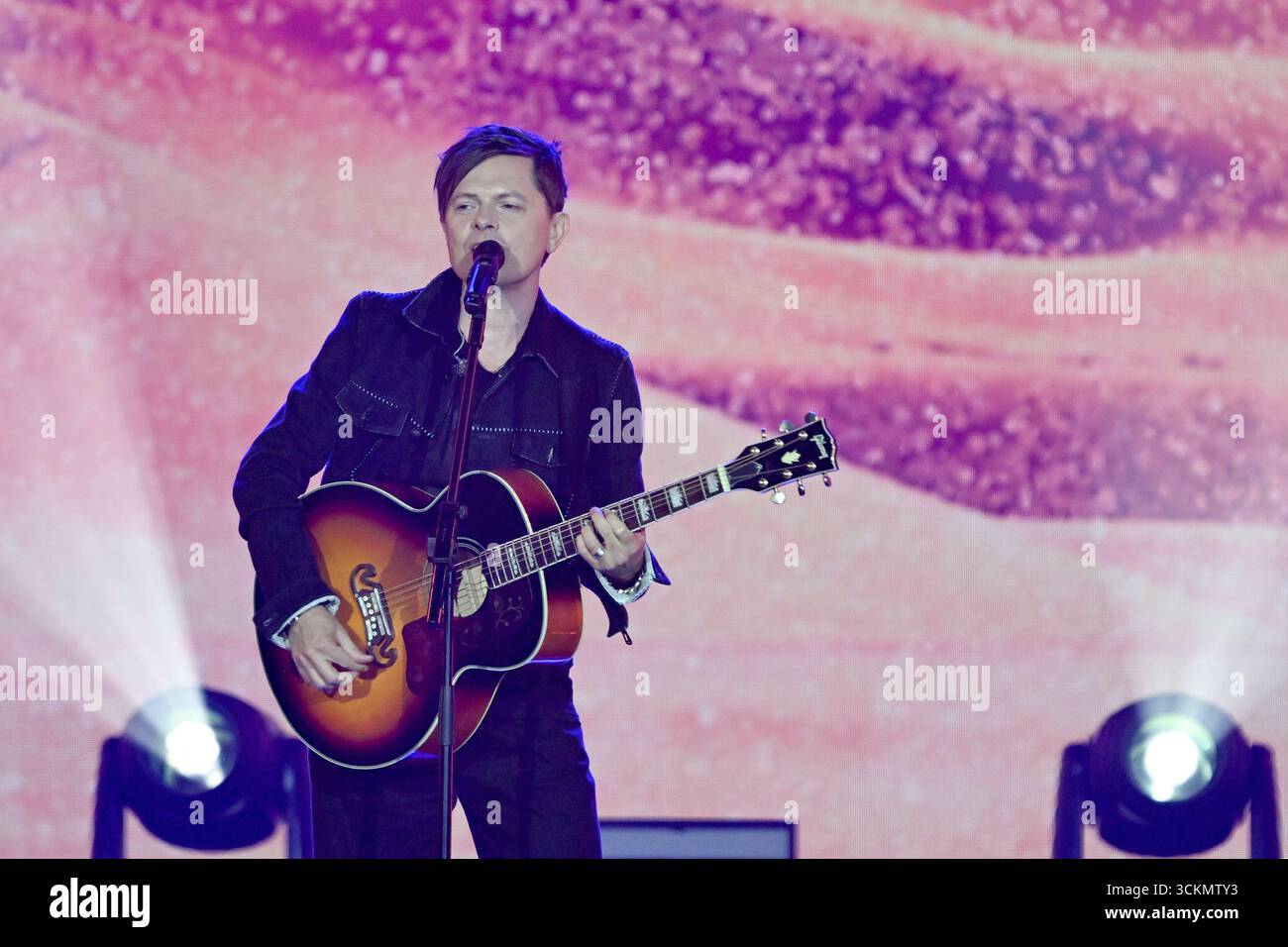 12 September 2025, Saxony, Leipzig: Singer Michael Patrick Kelly performs at the Goldene Henne ...