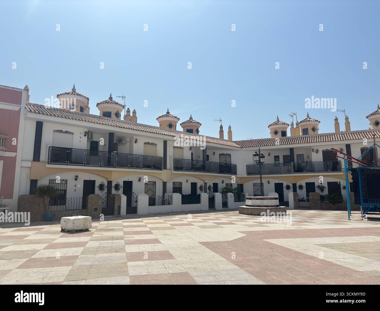 Picturesque coastal town whitewashed buildings hi-res stock photography ...