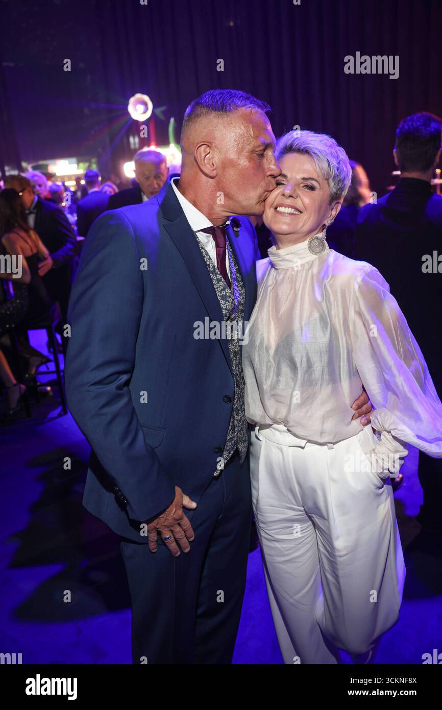 Goldene Henne 2025 Party Party Linda Feller und Ehemann Andreas Schulz Goldene Henne 2025, 12.09 ...