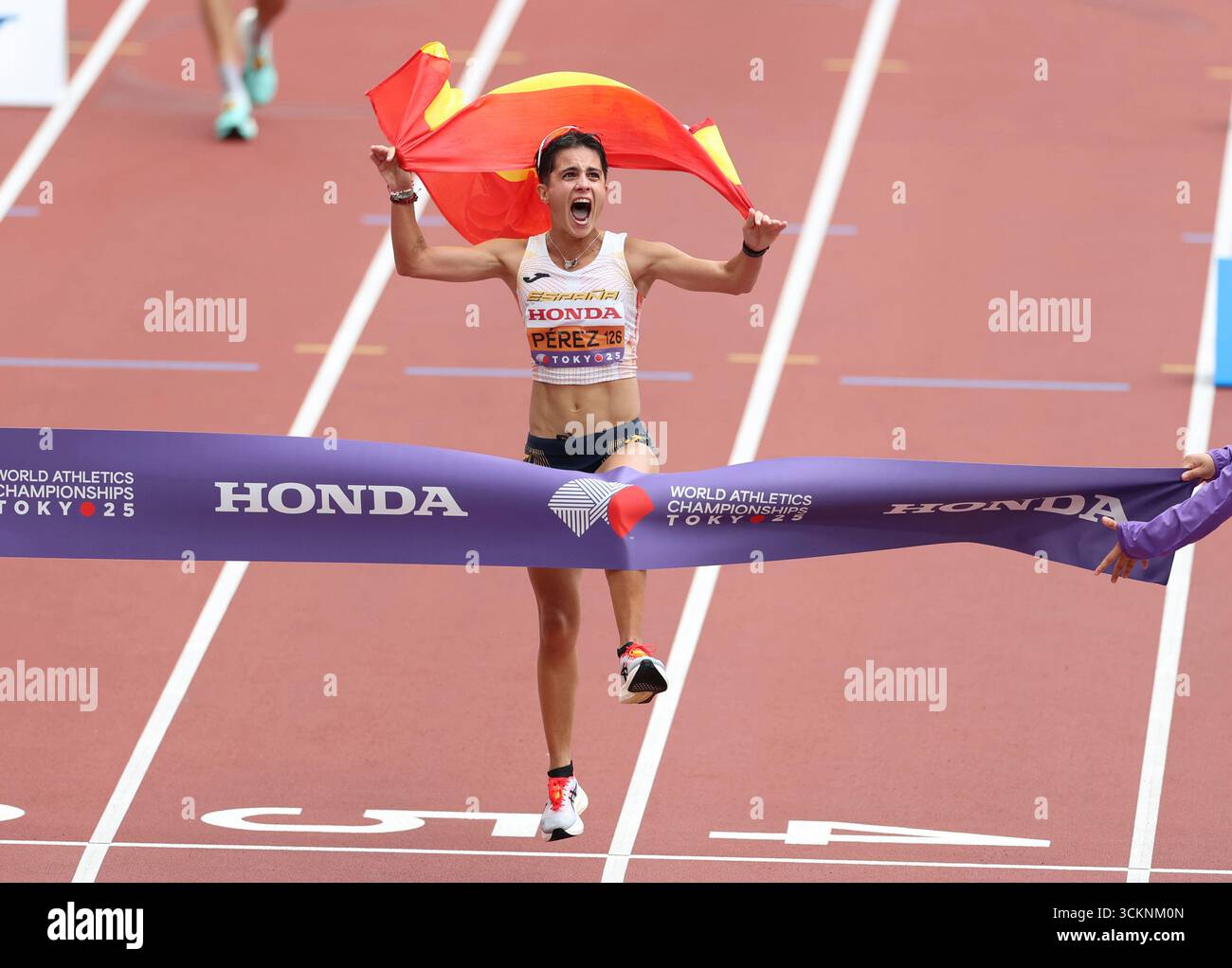 María PÉREZ of Spain reacts after winning the Women's 35 Kilometres ...
