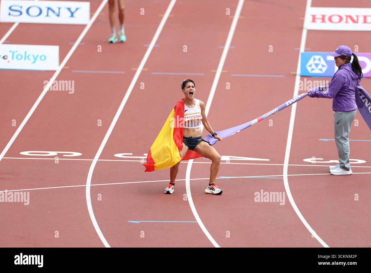 María PÉREZ of Spain reacts after winning the Women's 35 Kilometres ...