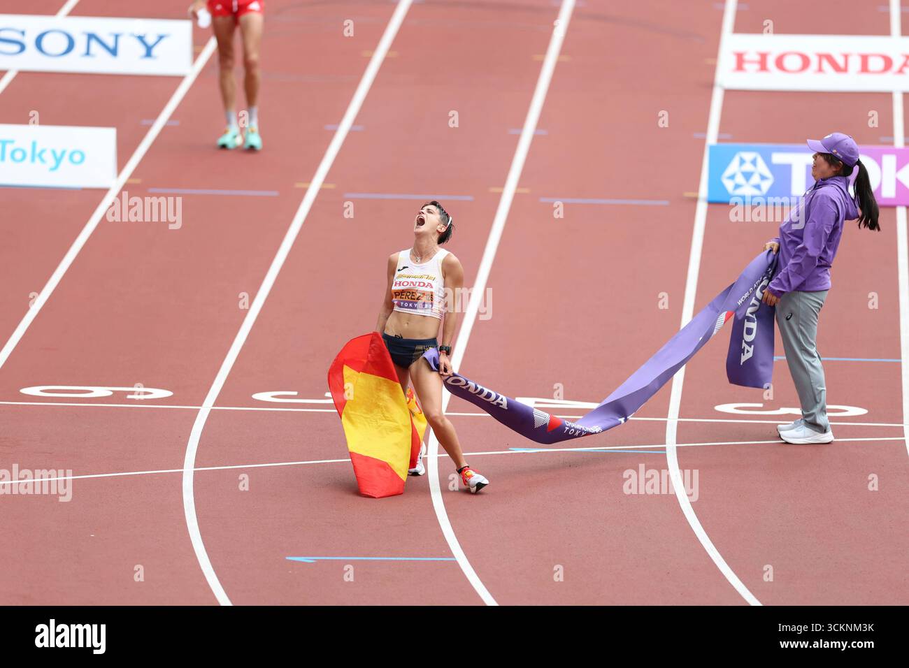 María PÉREZ of Spain reacts after winning the Women's 35 Kilometres ...