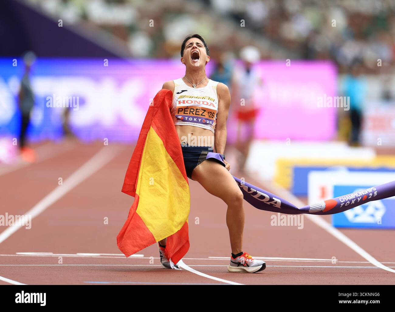María PÉREZ of Spain reacts after winning the Women's 35 Kilometres ...