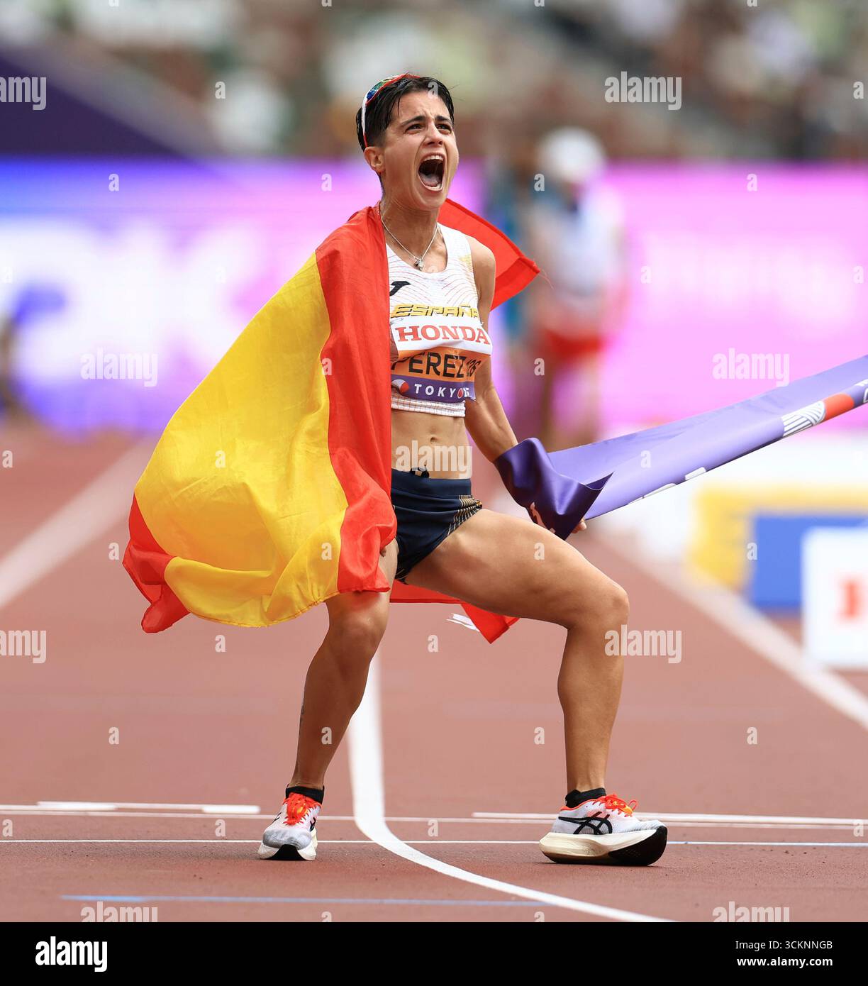 María PÉREZ of Spain reacts after winning the Women's 35 Kilometres ...