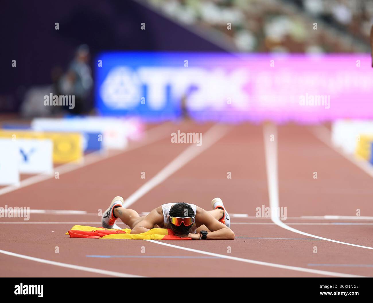 María PÉREZ of Spain reacts after winning the Women's 35 Kilometres ...