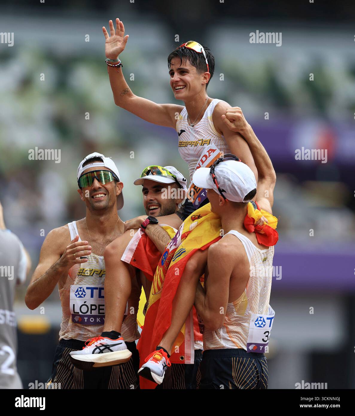 María PÉREZ of Spain clebrates after winning the Women's 35 Kilometres ...